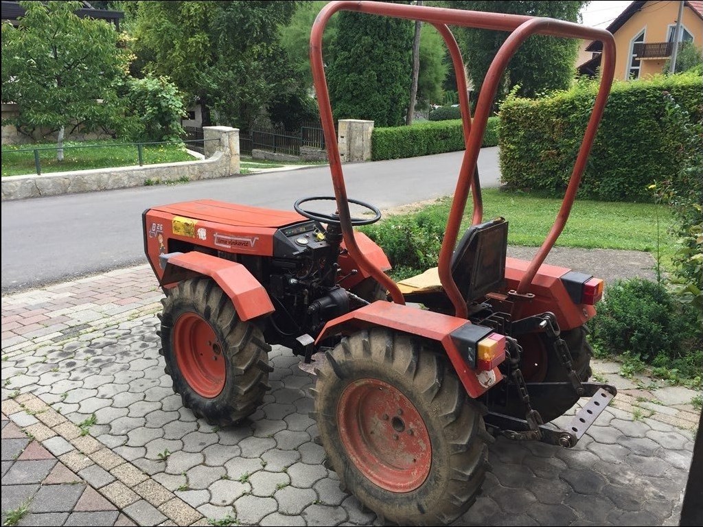Traktor Tomo Vinkovic 826 s dvobraznim plugom | INDEX OGLASI