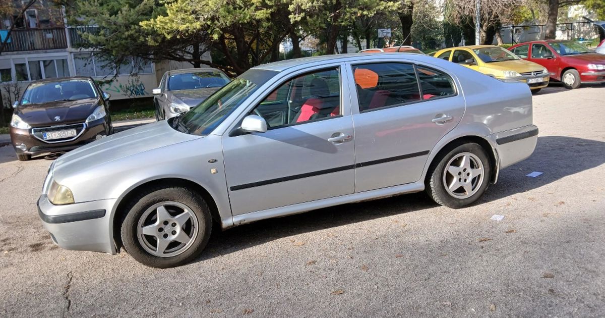 Octavia 1,6 benz plin , reg 4 mj , 700eura | INDEX OGLASI