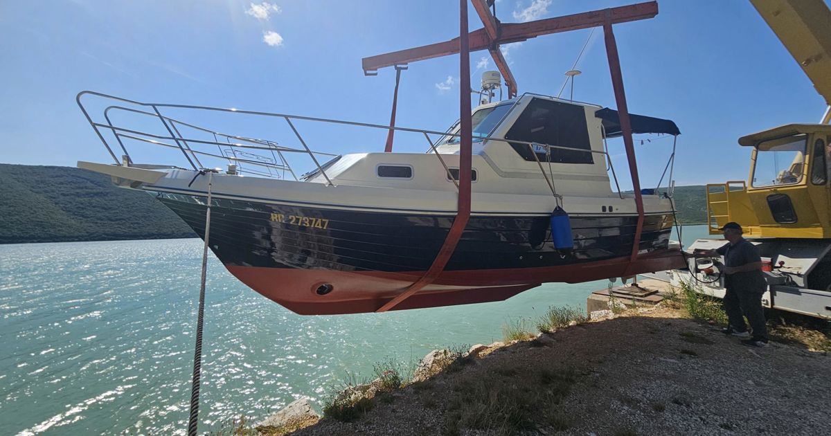 Adria 800 poludeplasman | INDEX OGLASI