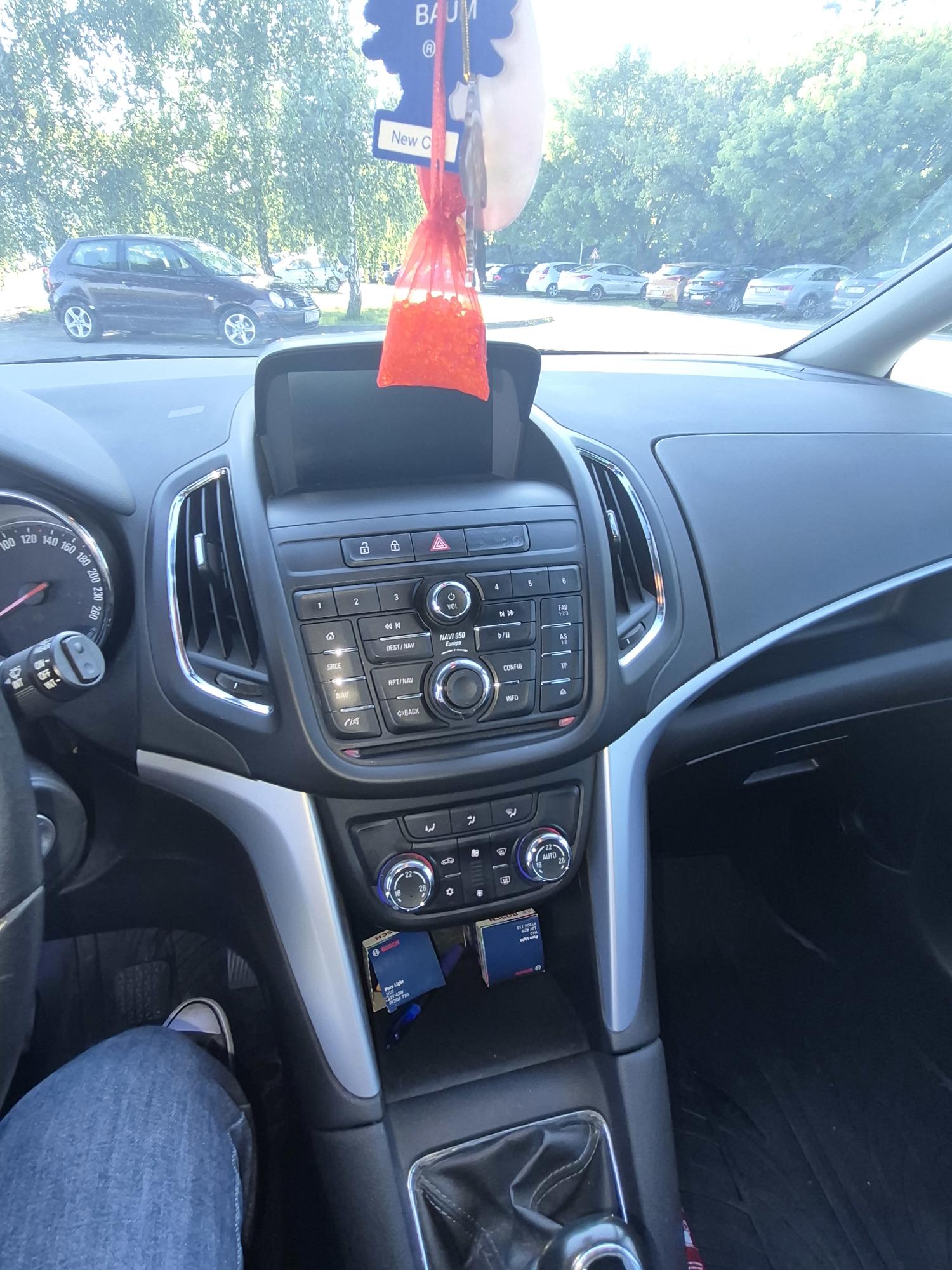 Opel Zafira Tourer 1.6 cdti, 2014 godiste | INDEX OGLASI