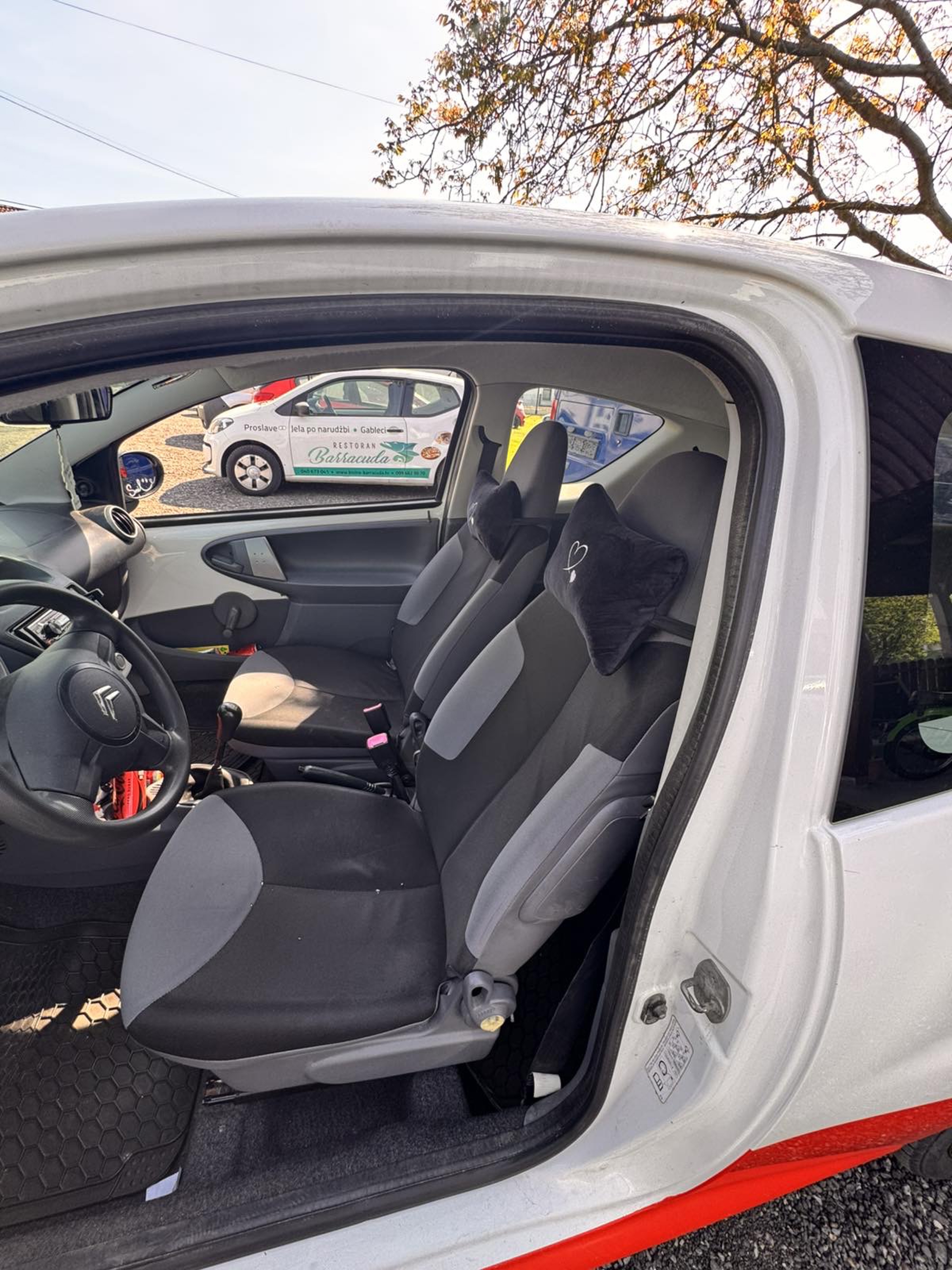 Prodajem Citroën C1, 2008. god. Auto je ekonomičan, mali potrošač i ...