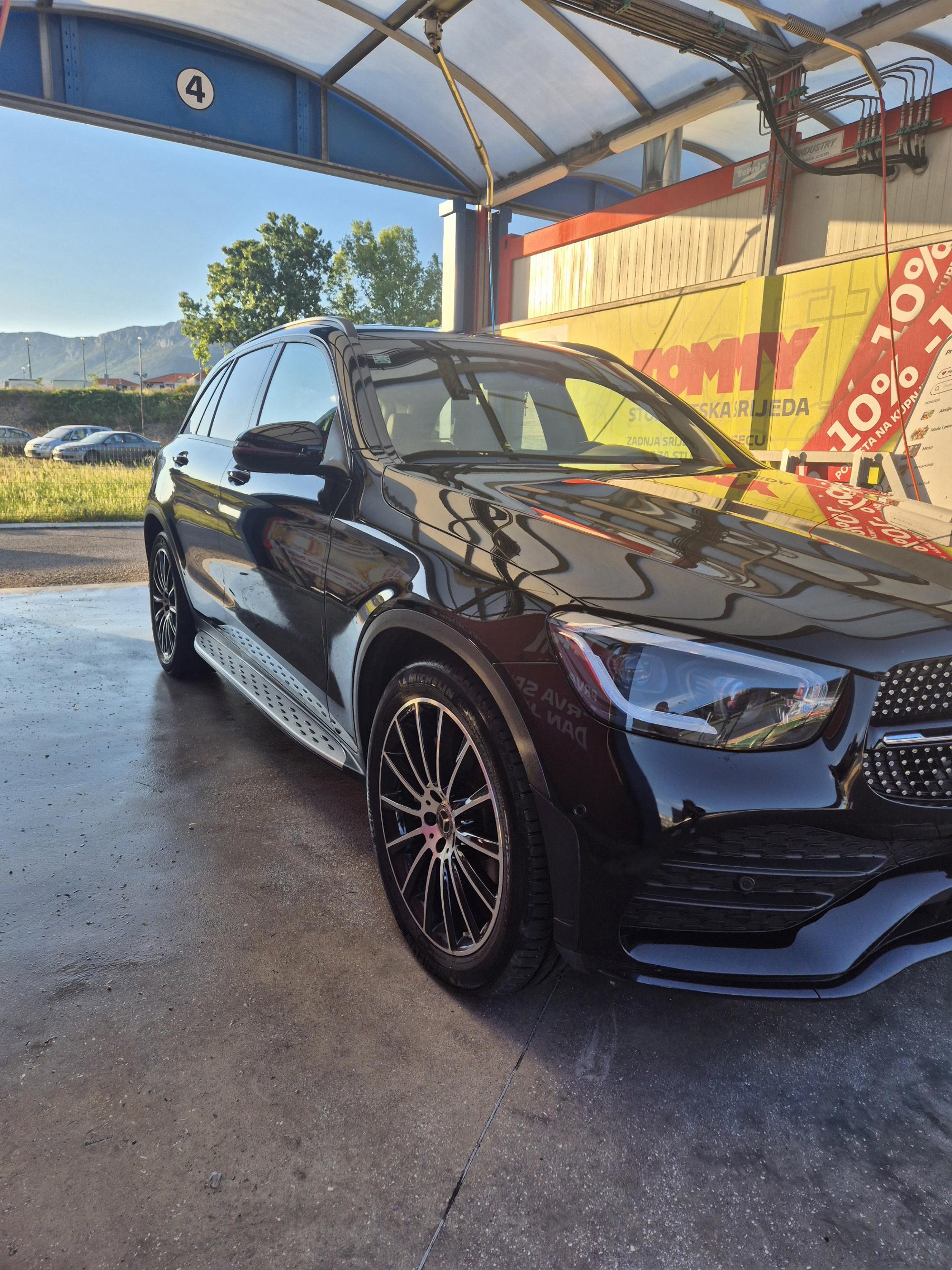 Mercedes-Benz GLC 220d AMG | INDEX OGLASI