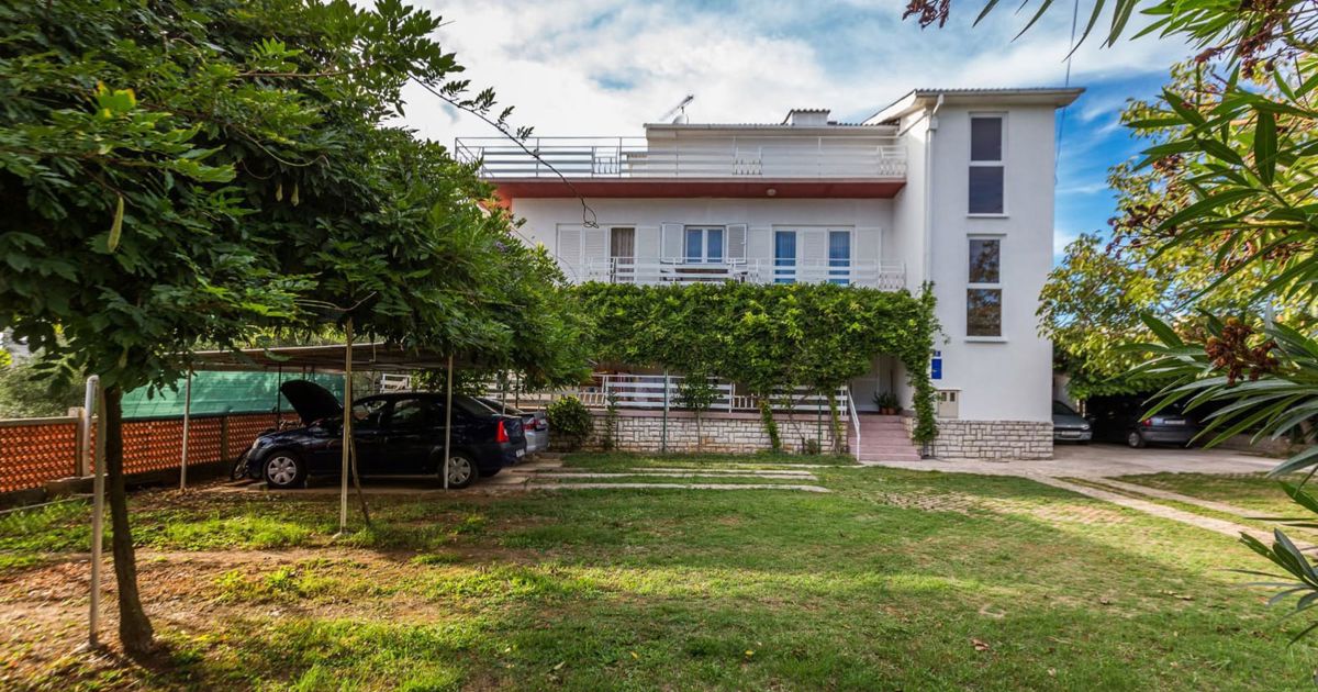 APP 2+1 U SUKOŠANU OD 25 E(2,4,4+1 I 7+2 OSOBA)OD KOMBINIRANO BETONSKE ...