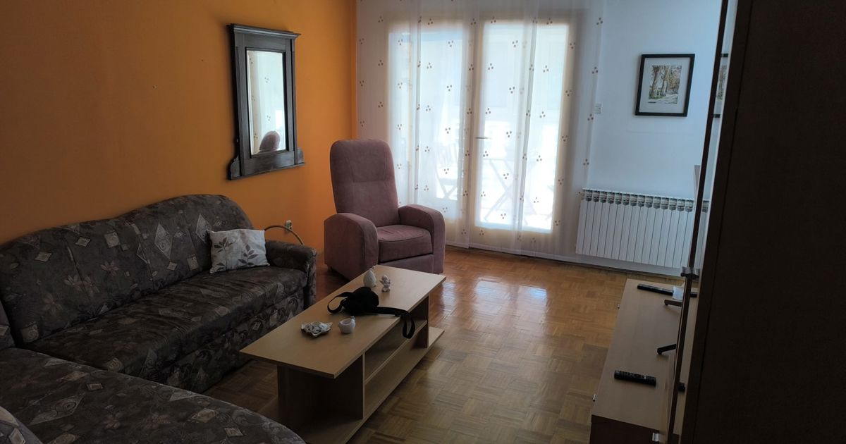 Iznajmljuje se stan u centru Bjelovara, u zgradi, 1. kat, 65 kvadrata ...