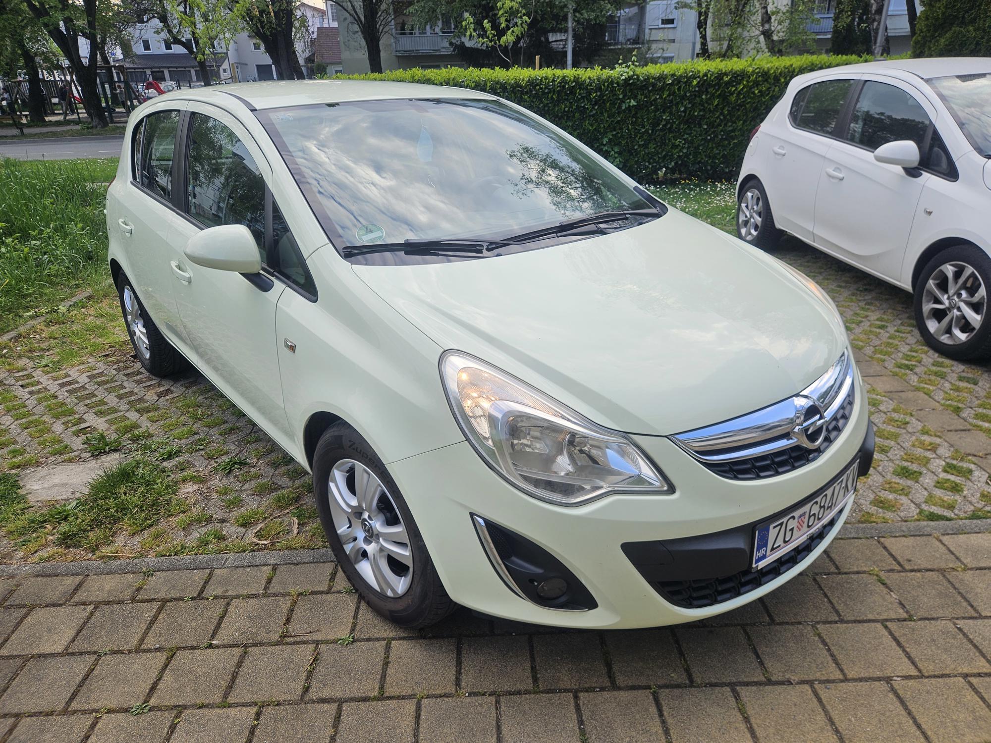 OPEL CORSA 2012 GODINA | INDEX OGLASI