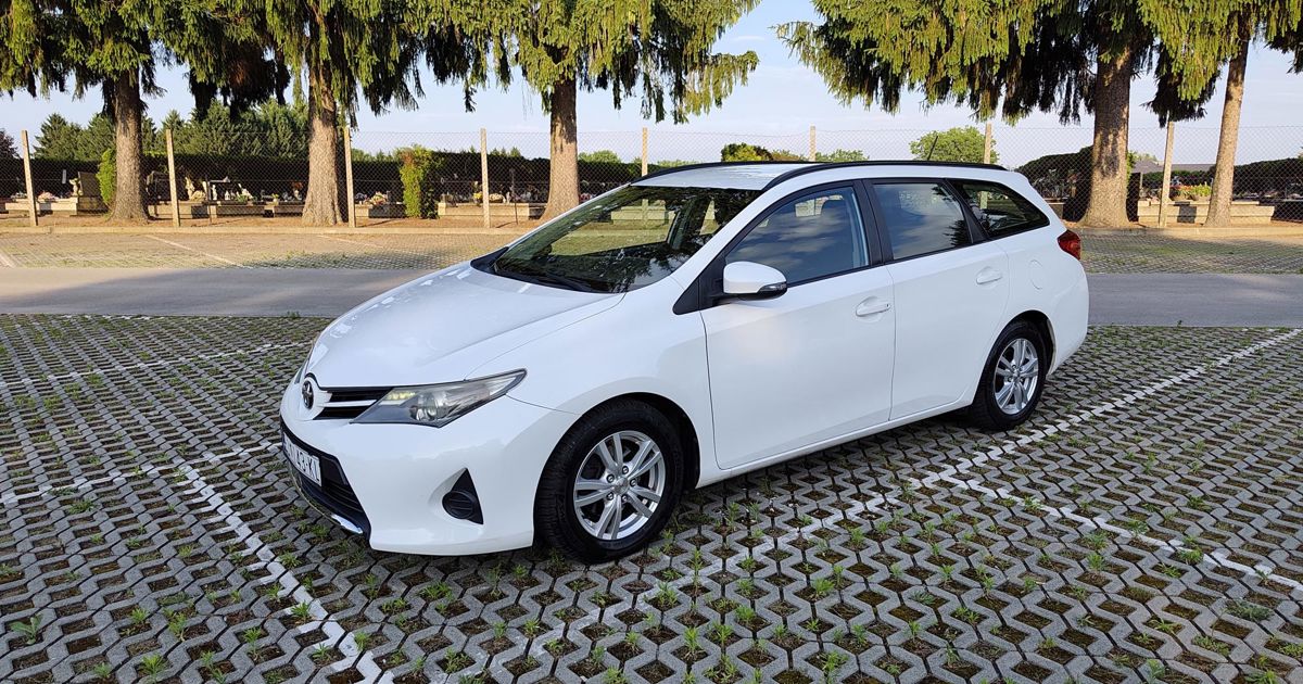 Toyota Auris 1.4 D4d | INDEX OGLASI