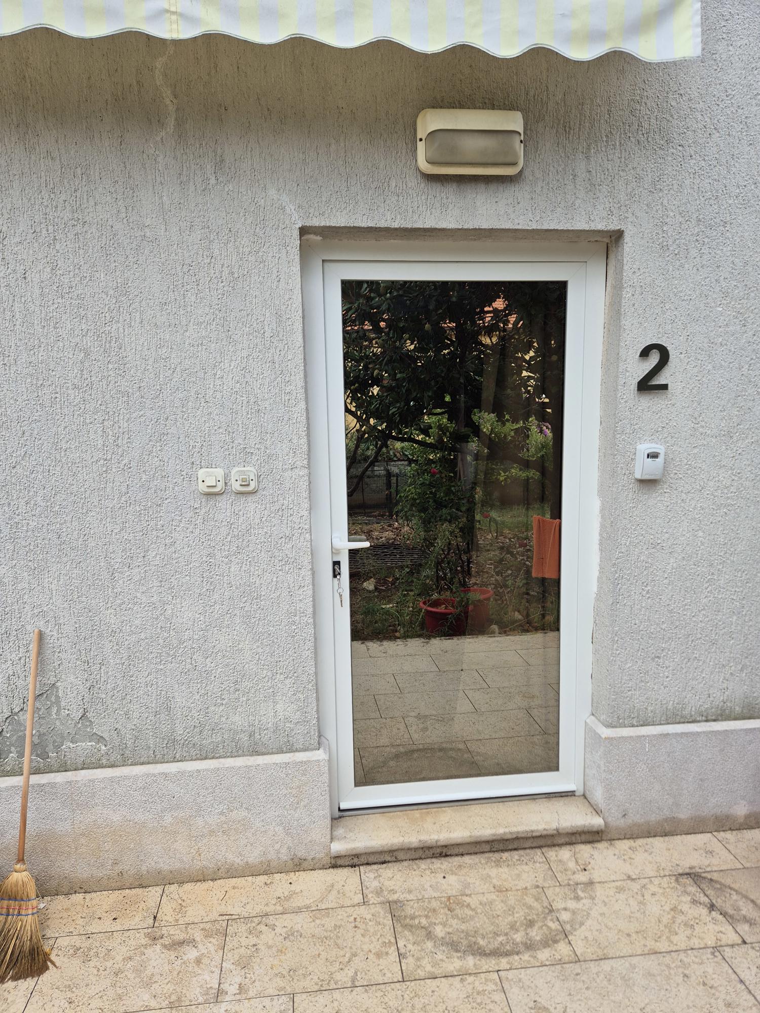 Iznajmljujem garsonjeru Pula (Monvidal), 35m2, Garsonijera | INDEX OGLASI