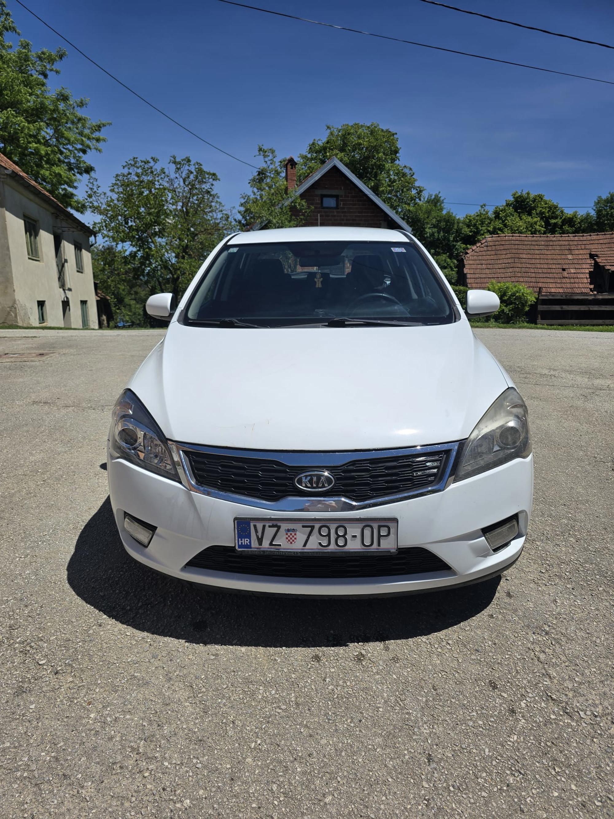 Kia Cee'd 1.4 HITNOOO PRODAJEM | INDEX OGLASI