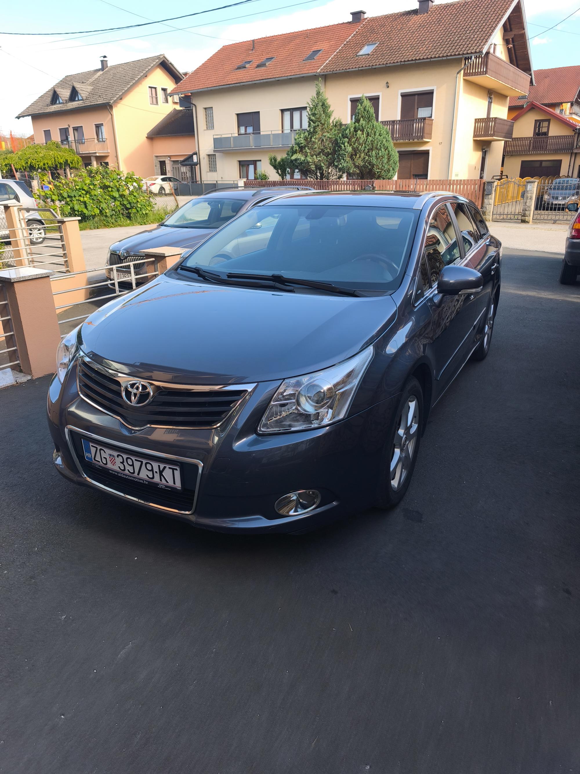 Toyota Avensis 1.8 SAMO 157 TKM FULL OPREMA | INDEX OGLASI