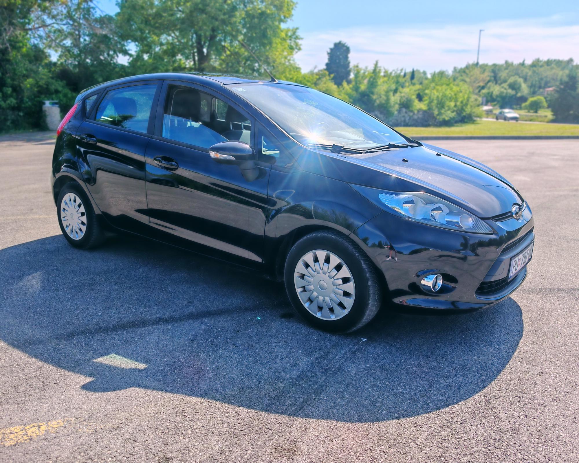 Ford FIESTA 1.6 TDCi ️VELIKI I MALI SERVIS ️ IZVRSTAN AUTO | INDEX OGLASI