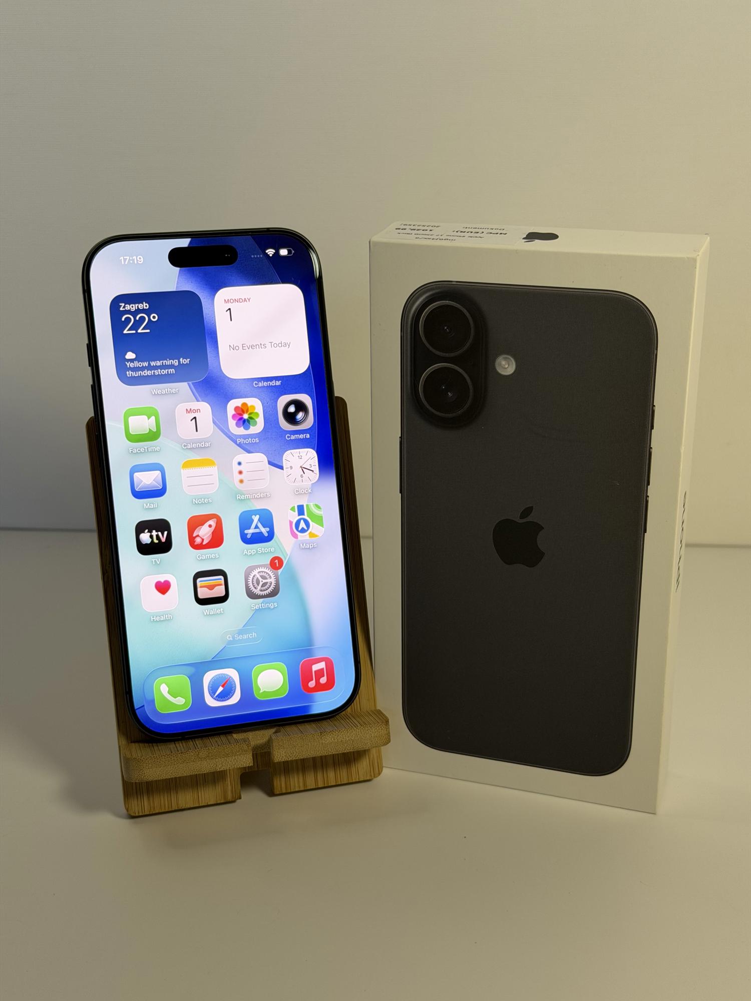 Apple iPhone 17 256GB - Račun, Garancija, 100% Baterija | INDEX OGLASI
