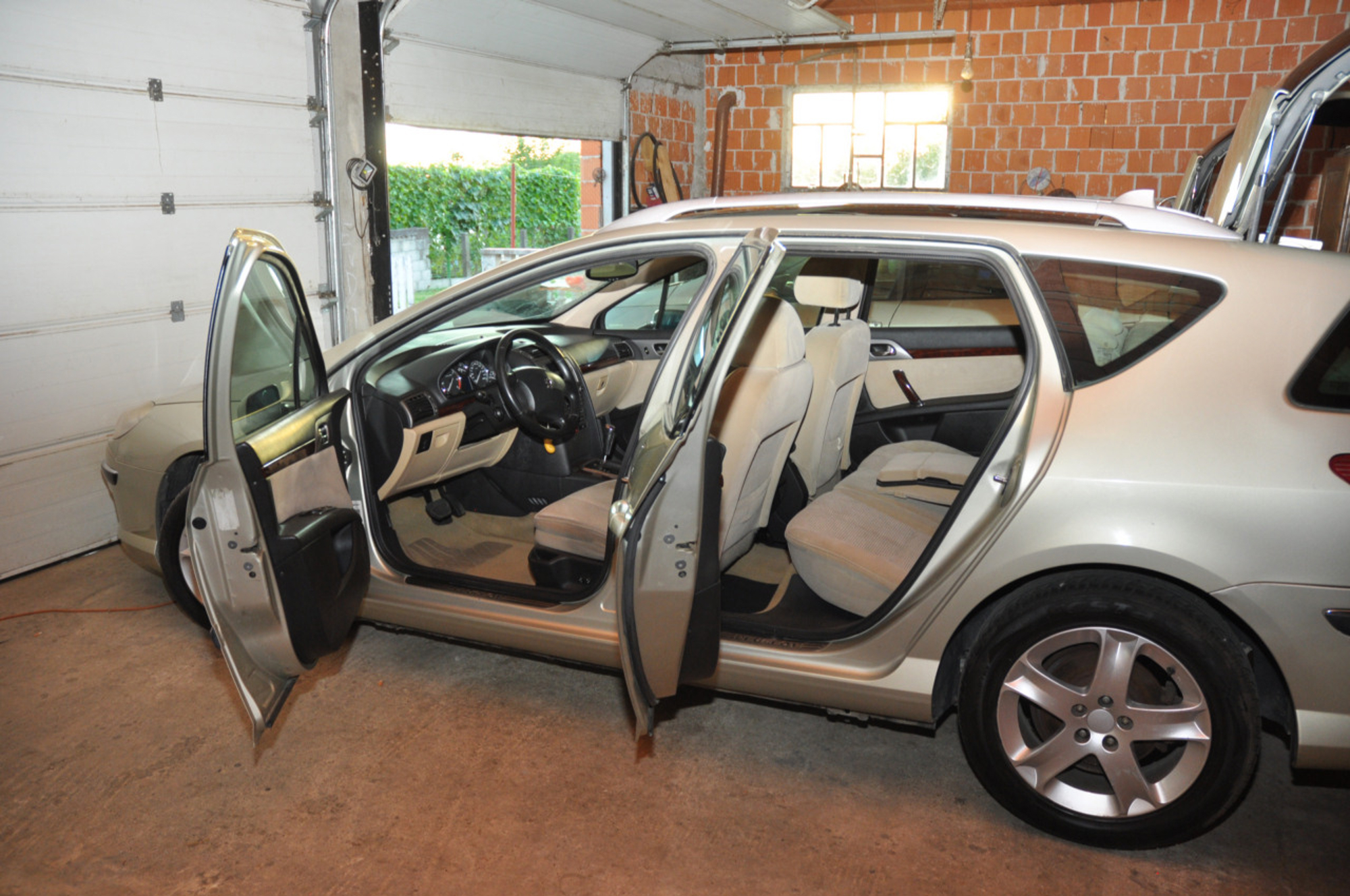 peugeot 407 sw | INDEX OGLASI
