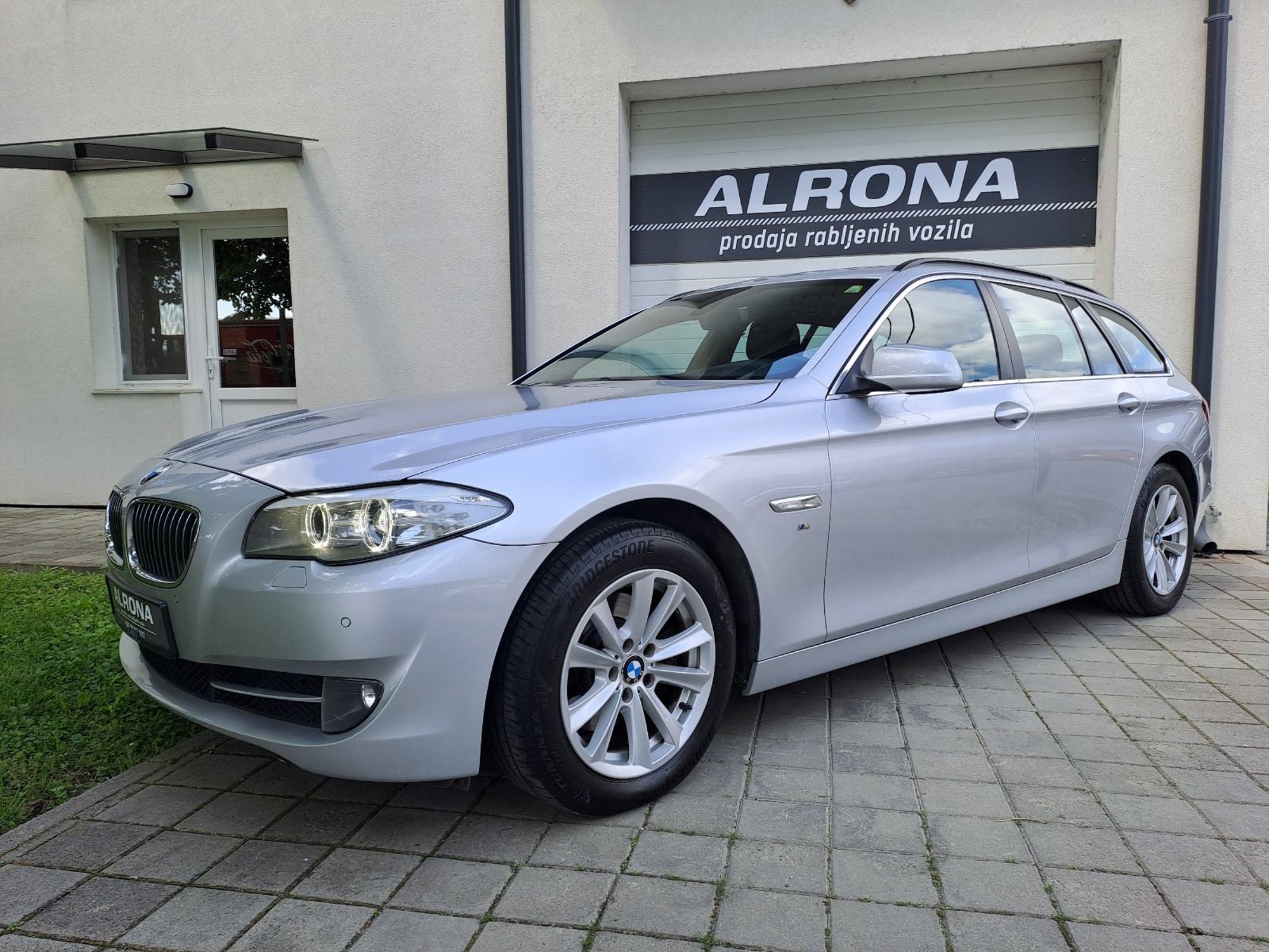 Bmw 520 d *REG. DO 04/2026* NAVI, PANORAMA, UREDNA SERVISNA, ODLIČNO ...