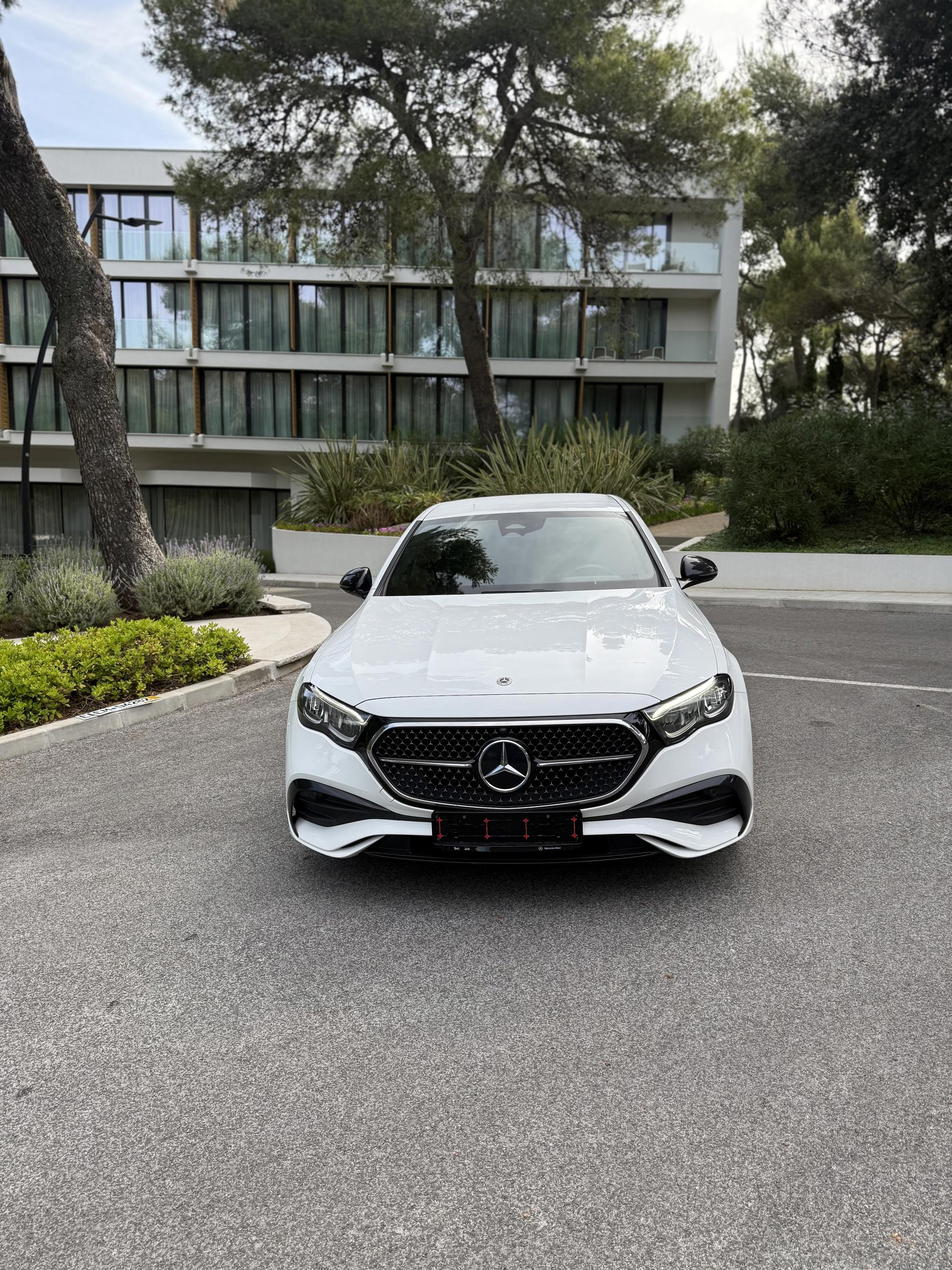 Mercedes E200, AMG oprema, u sustavu PDV-a, Netto 40.000 | INDEX OGLASI