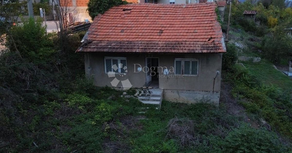 KNIN – Prizemnica za adaptaciju s velikom okućnicom!! | INDEX OGLASI
