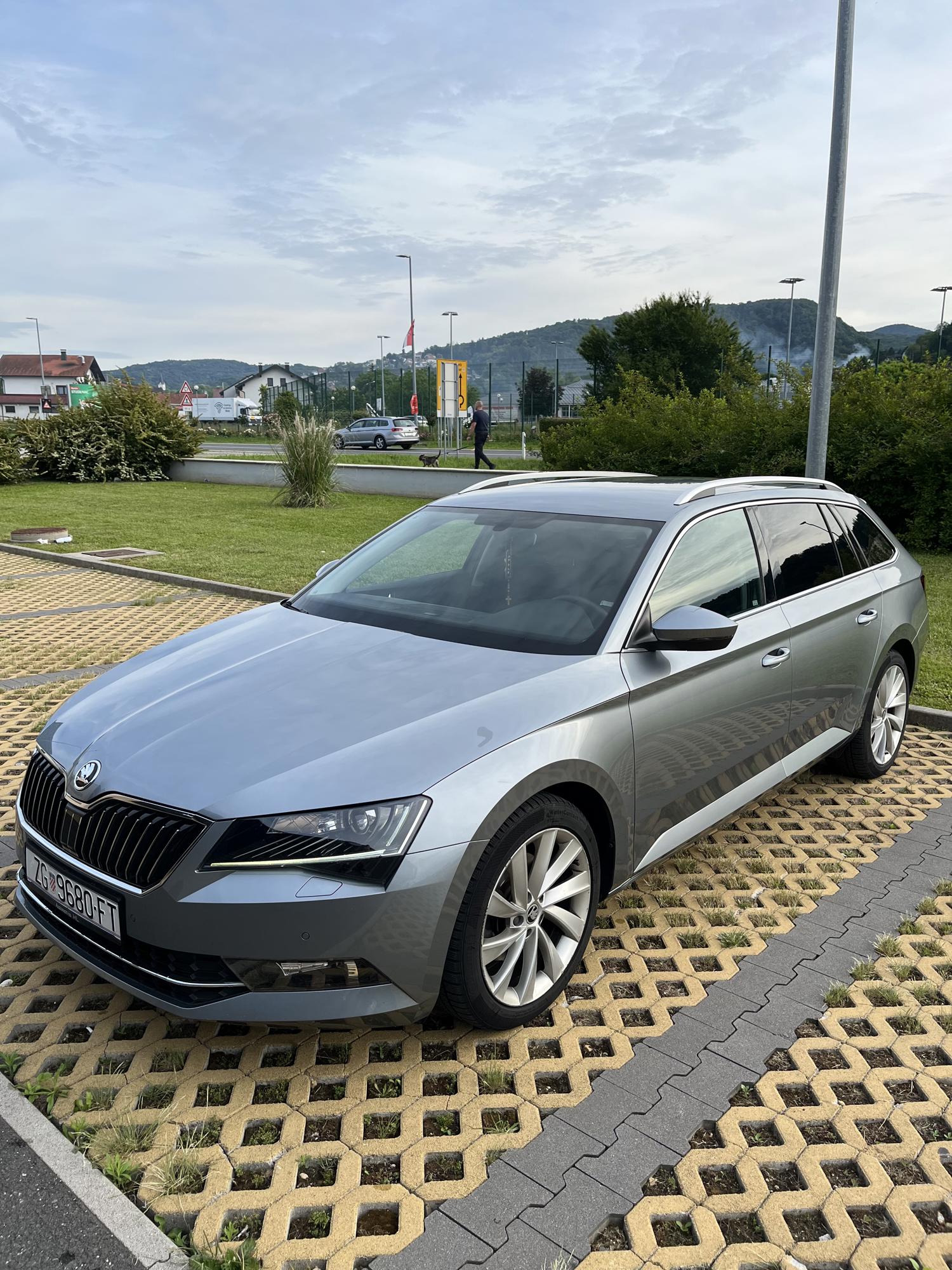 Škoda Superb 2.0 TDI DSG | INDEX OGLASI
