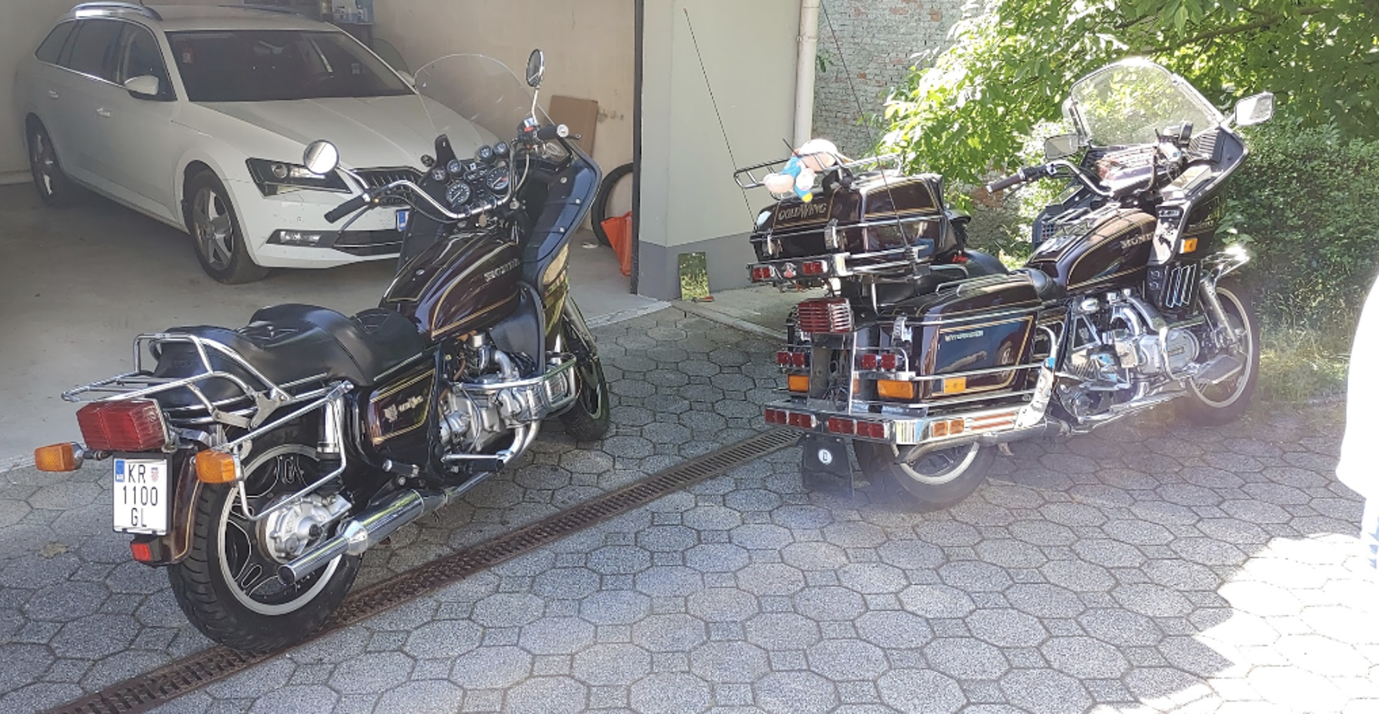 Honda GL1100 Gold Wing - 2 komada | INDEX OGLASI