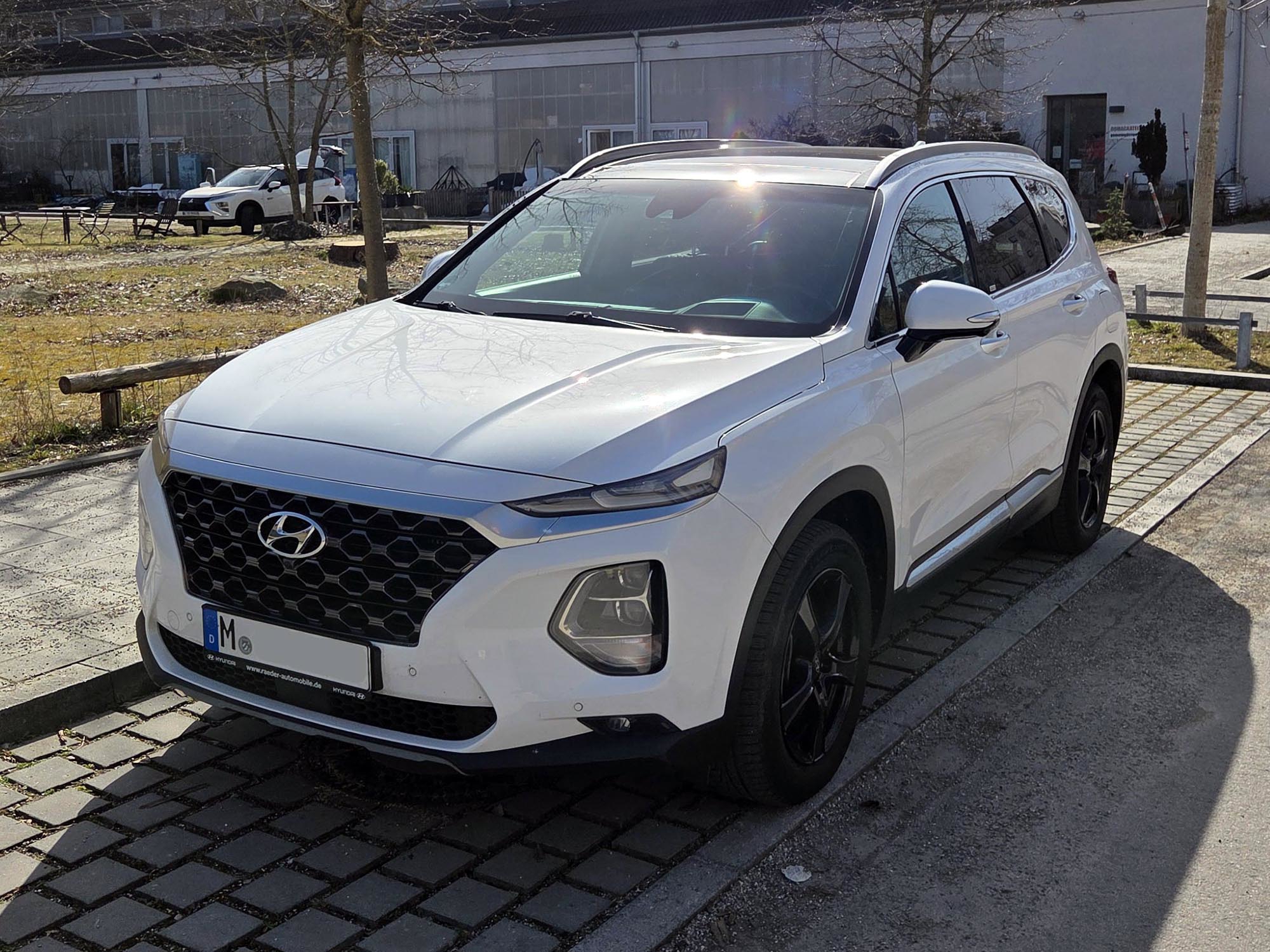 Hyundai Santa-Fe 2.2 dizel AT, 7 sjedala, full oprema (koza, panorama ...