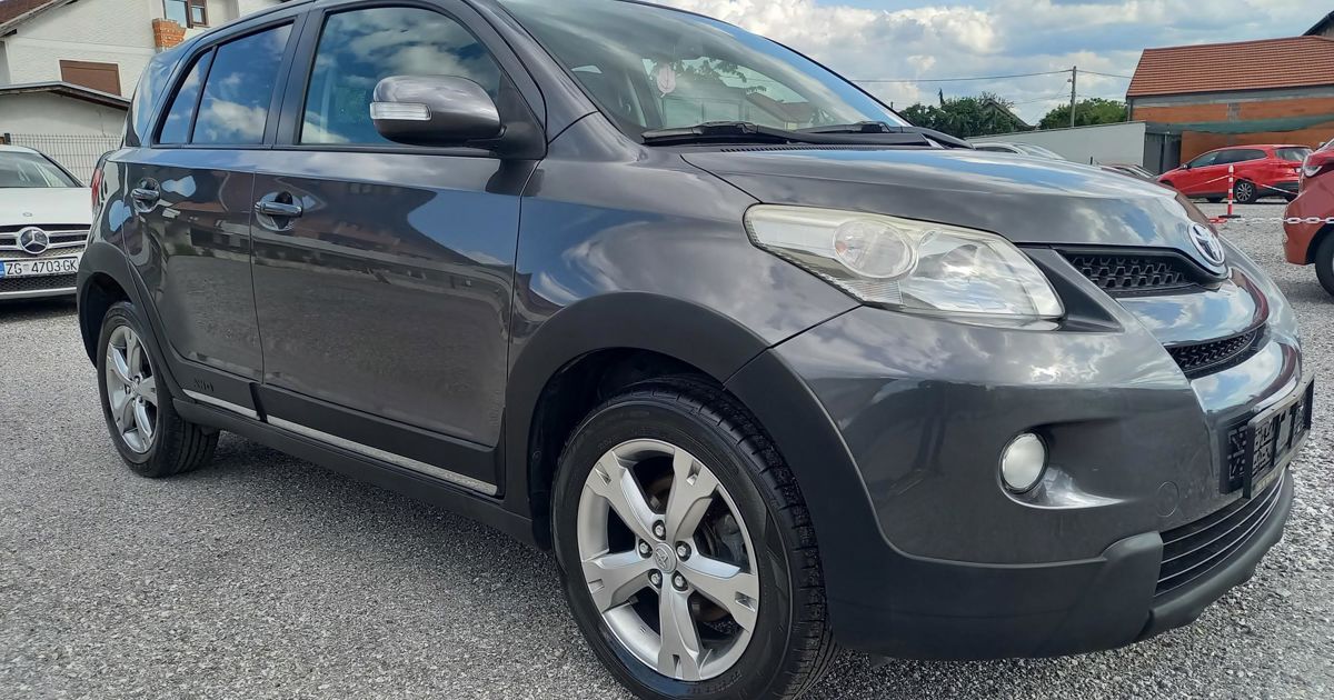 TOYOTA URBAN CRUISER☆4X4☆1.4 D☆ŠPERA☆EURO KUKA☆KEY LESS☆ALU RAV LOOK ...