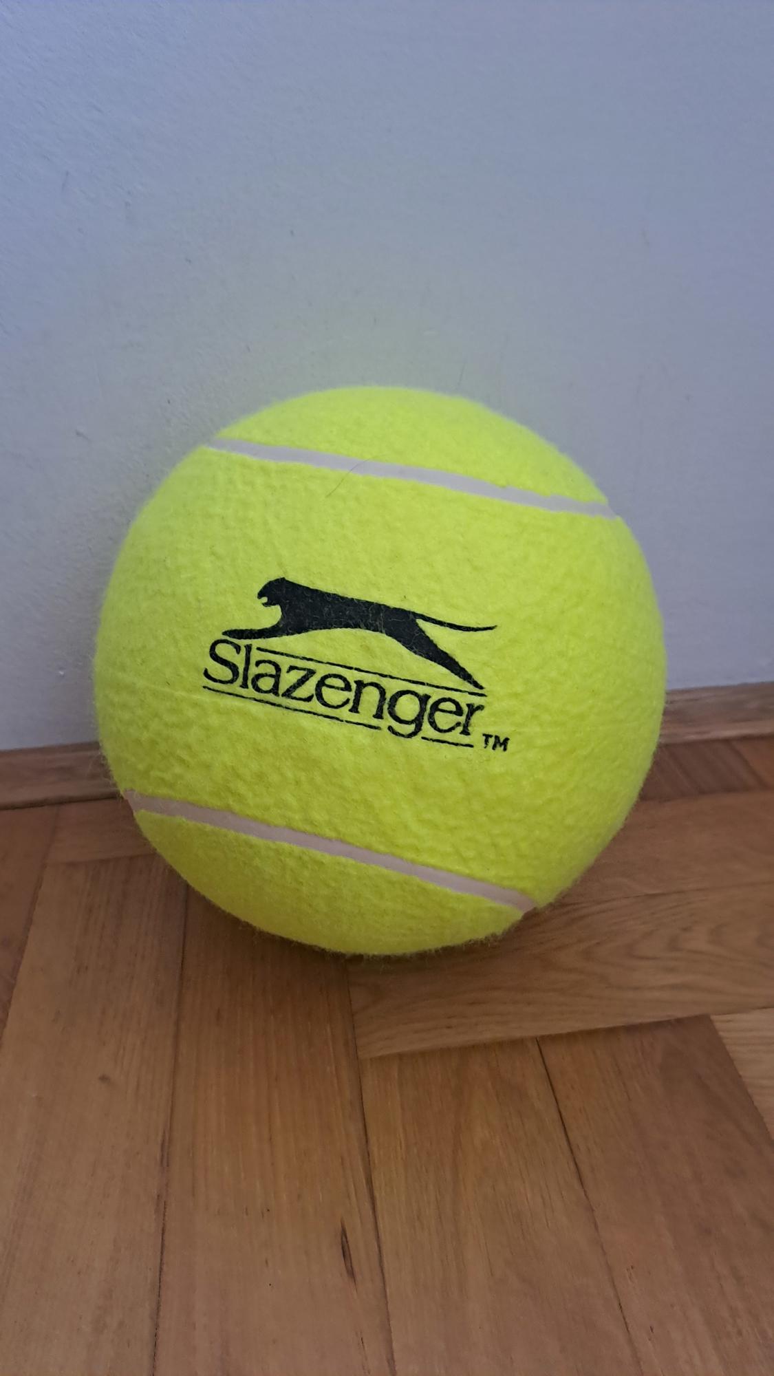 Slazenger velika plišana teniska lopta | INDEX OGLASI