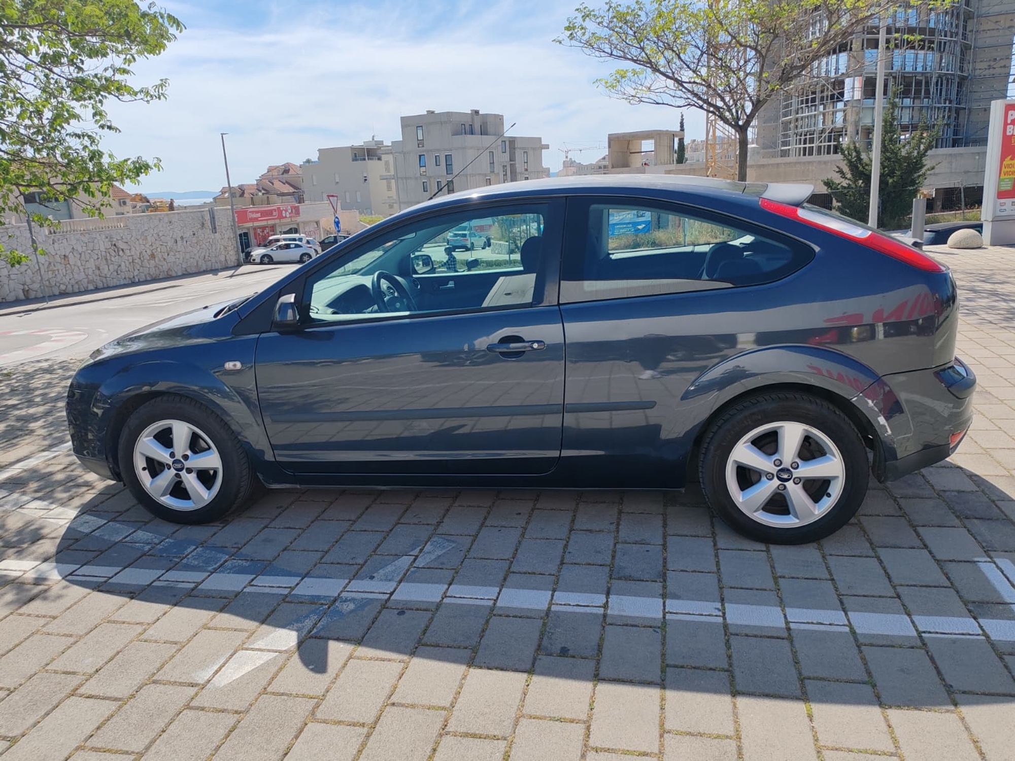 Ford Fokus 1.6 16v, reg 09/26, nove gume, dubinsko, veliki servis ...