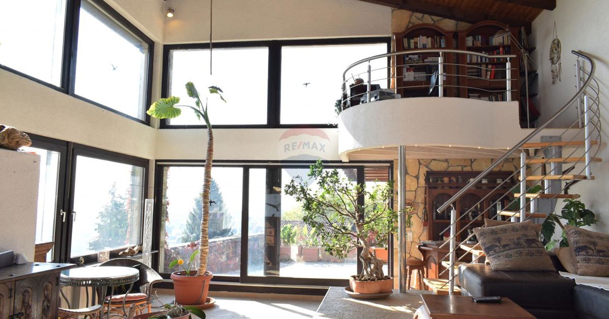 Zagreb, Bizek, kuća sa 2 garaže, bazenom i vinskim podrumom | INDEX OGLASI