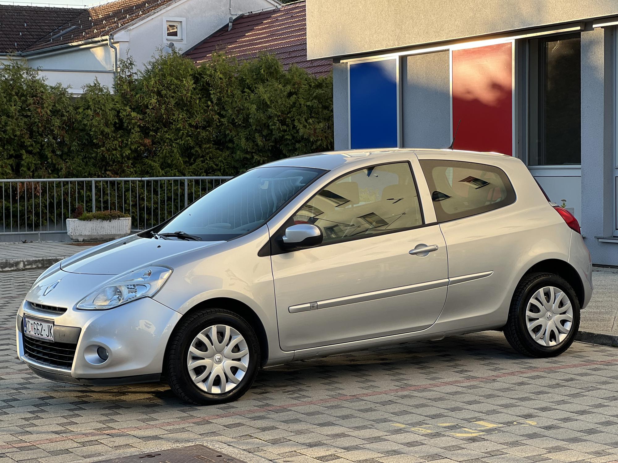 RENAULT CLIO 1,5 Dci diesel, 2012.god, REG GOD DANA, klima, tempomat ...