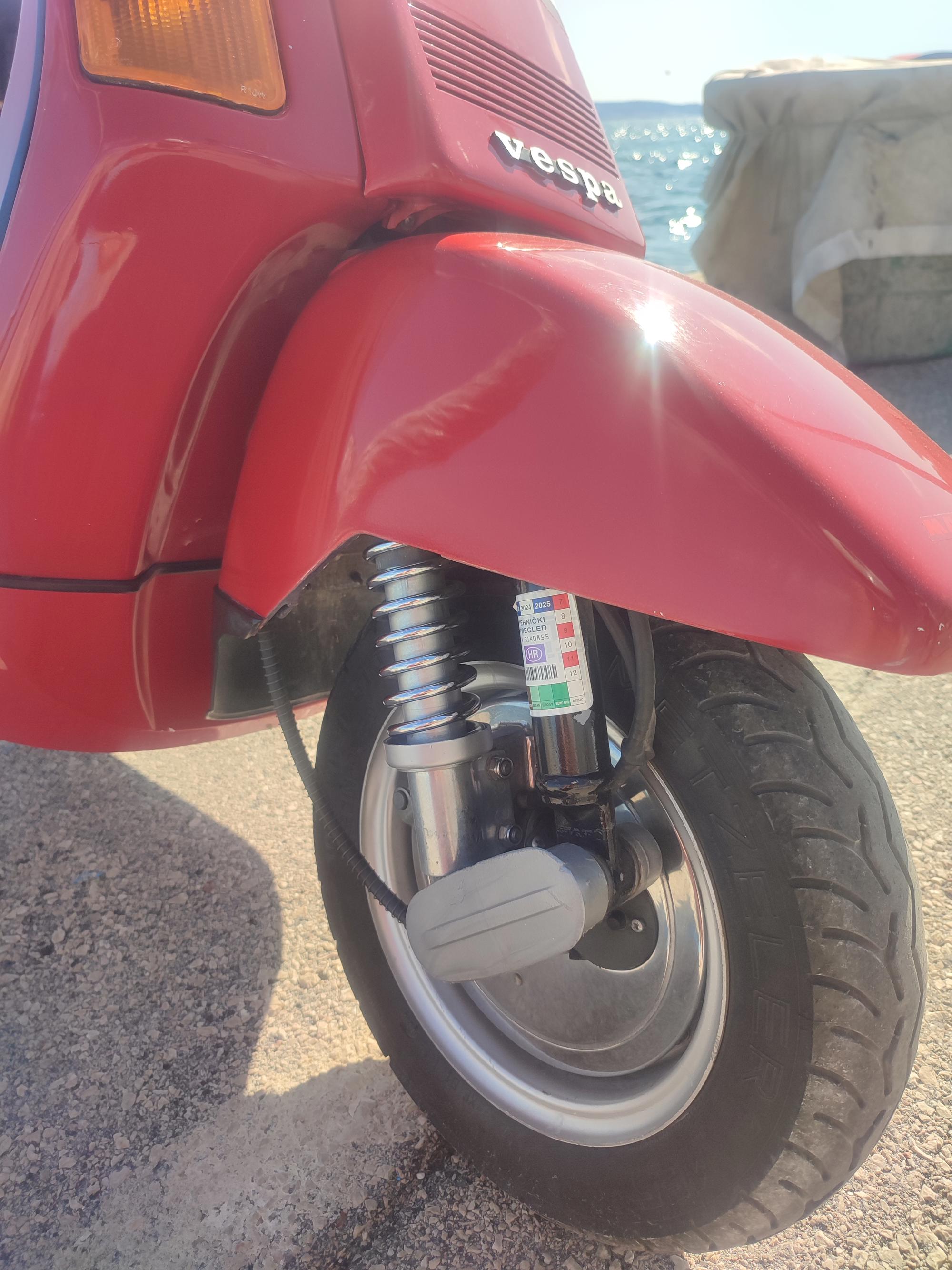 Vespa LX 200 | INDEX OGLASI