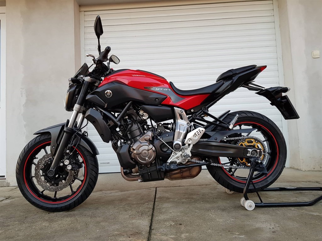 Yamaha MT 07 RED GLOSS METALLIC CARBON,GRIJANJE RUCKI | INDEX OGLASI