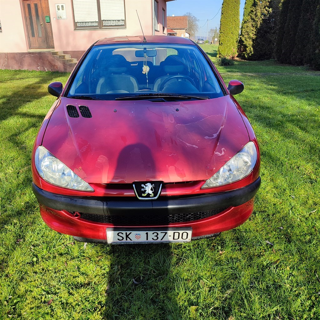 Peugeot 206 1.4 POVOLJNO; reg. Do 8./2023. | INDEX OGLASI