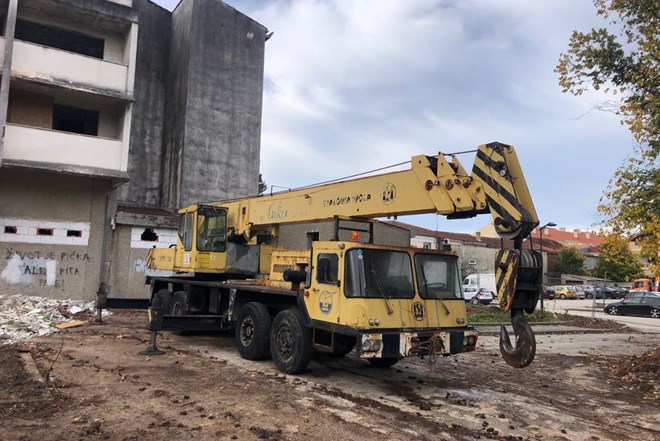 Autodizalica Hydros T-321 | INDEX OGLASI